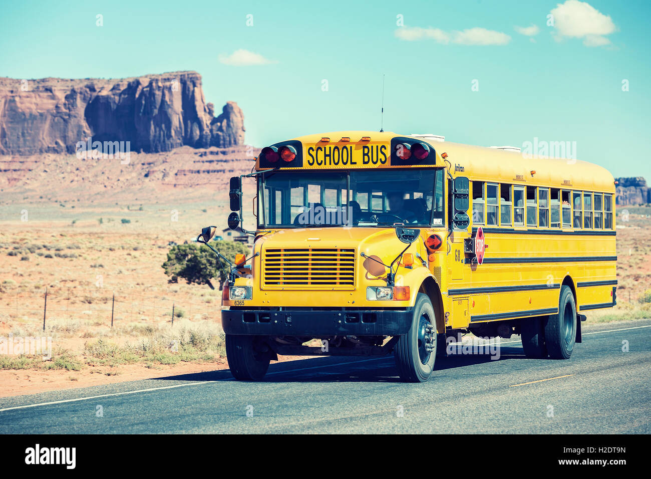 Bus Loading Stock Photos & Bus Loading Stock Images - Alamy
