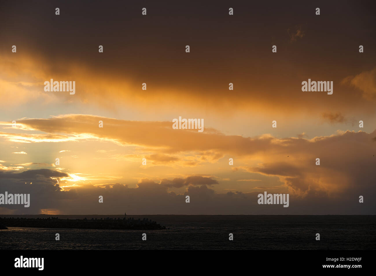 Sea landscape bad weather hi-res stock photography and images - Alamy