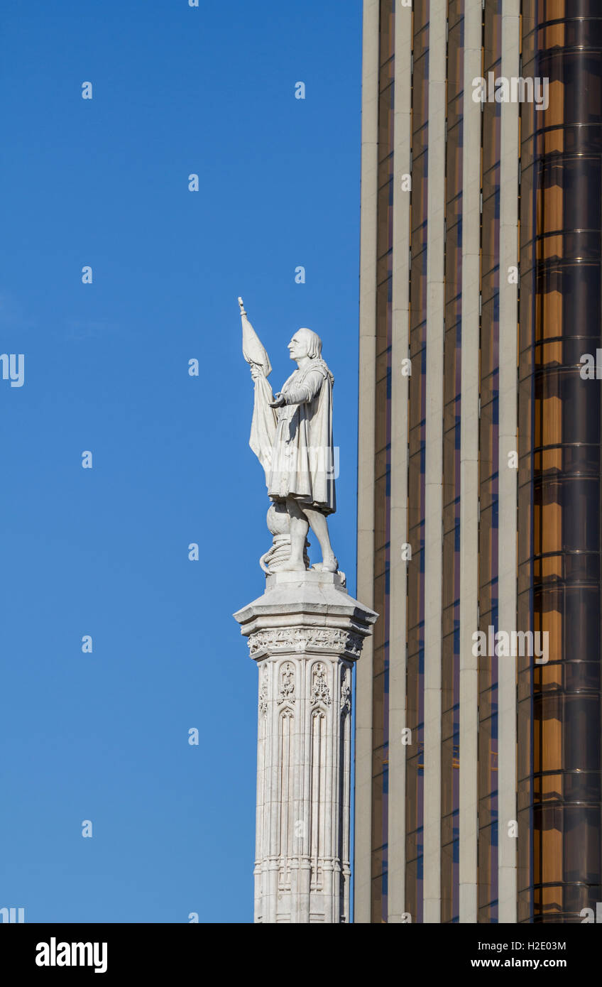 Monument Colon. In 1893 this plaza was named Plaza de Colon to c Stock ...
