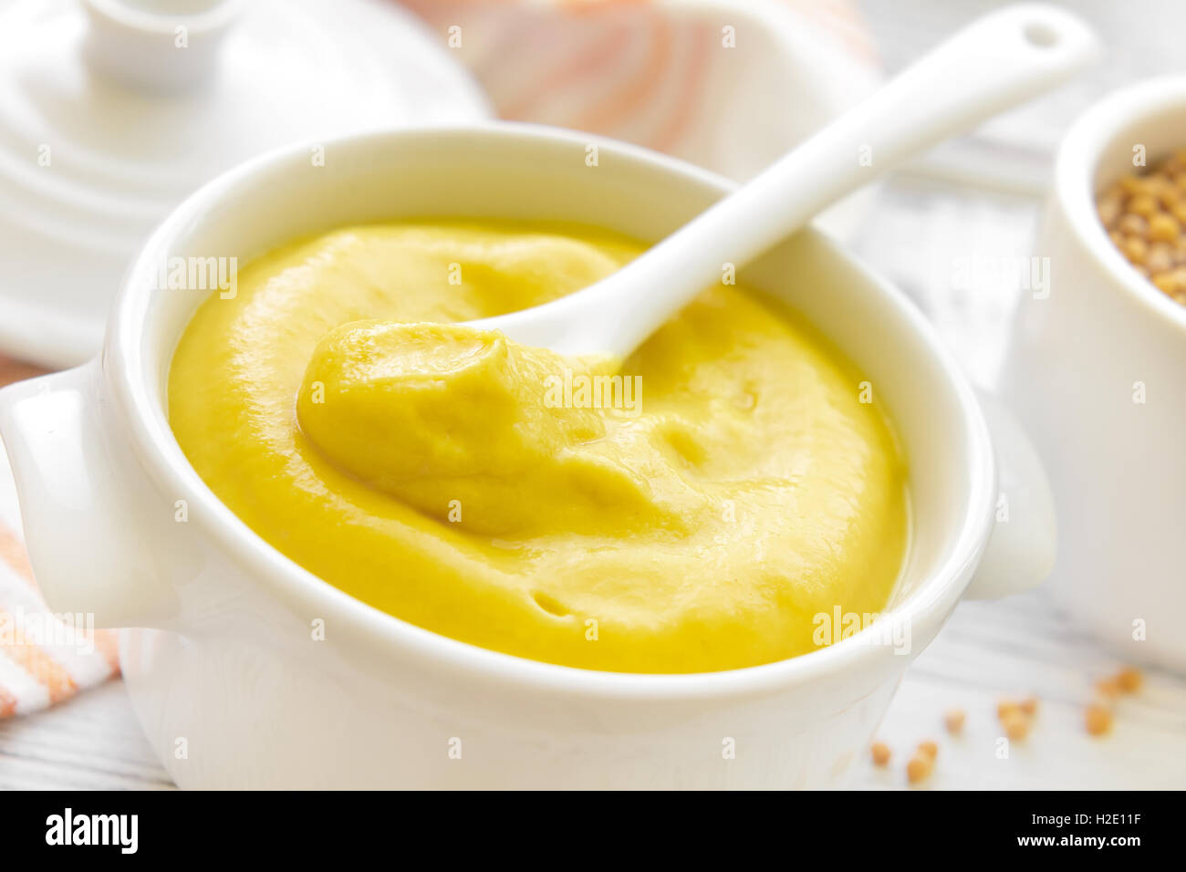 Mustard seed detail hi-res stock photography and images - Alamy