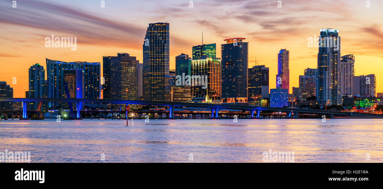 Beautiful sunset in miami hi-res stock photography and images - Alamy