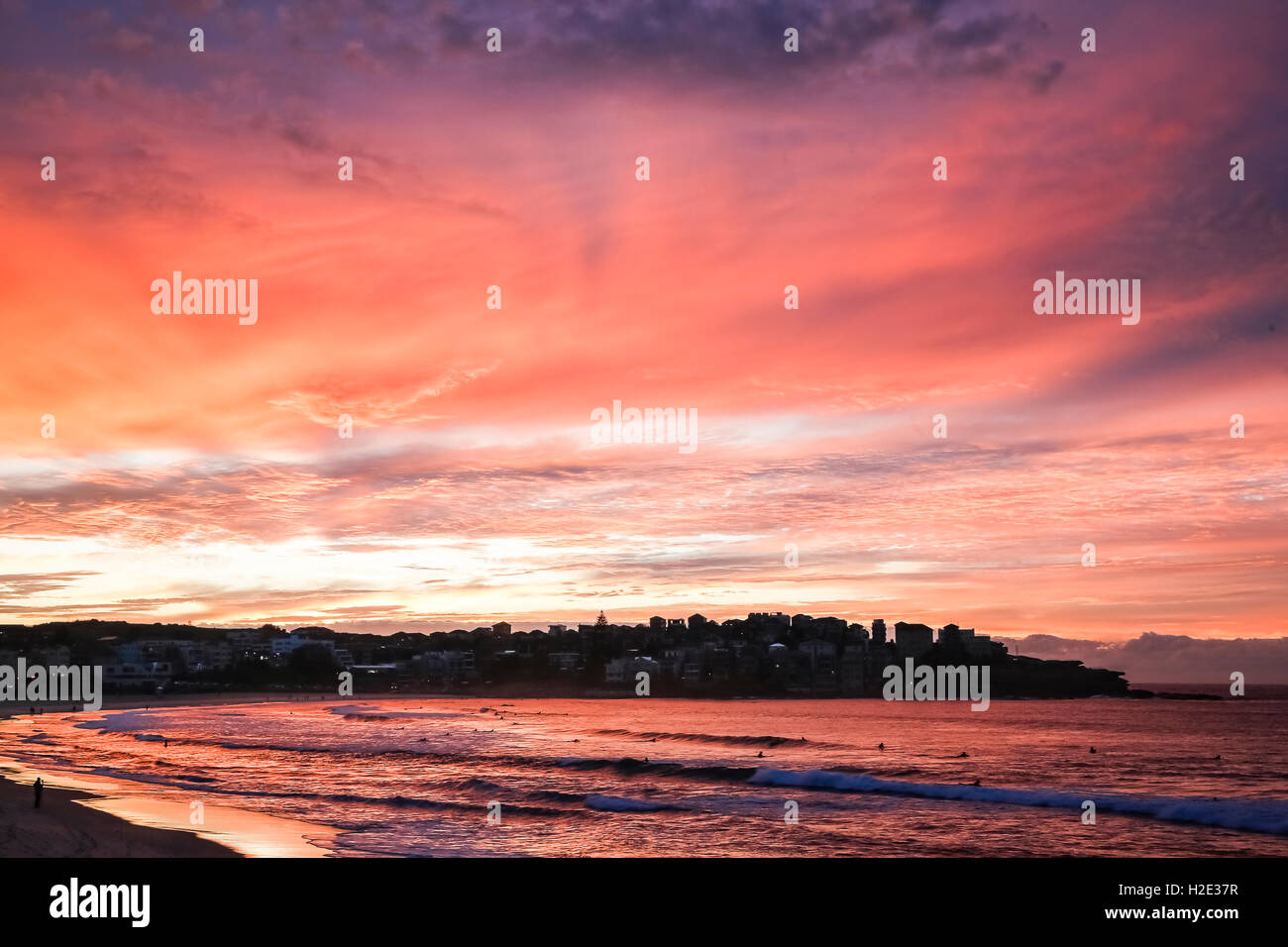 Bondi Beach red sunrise Stock Photo - Alamy