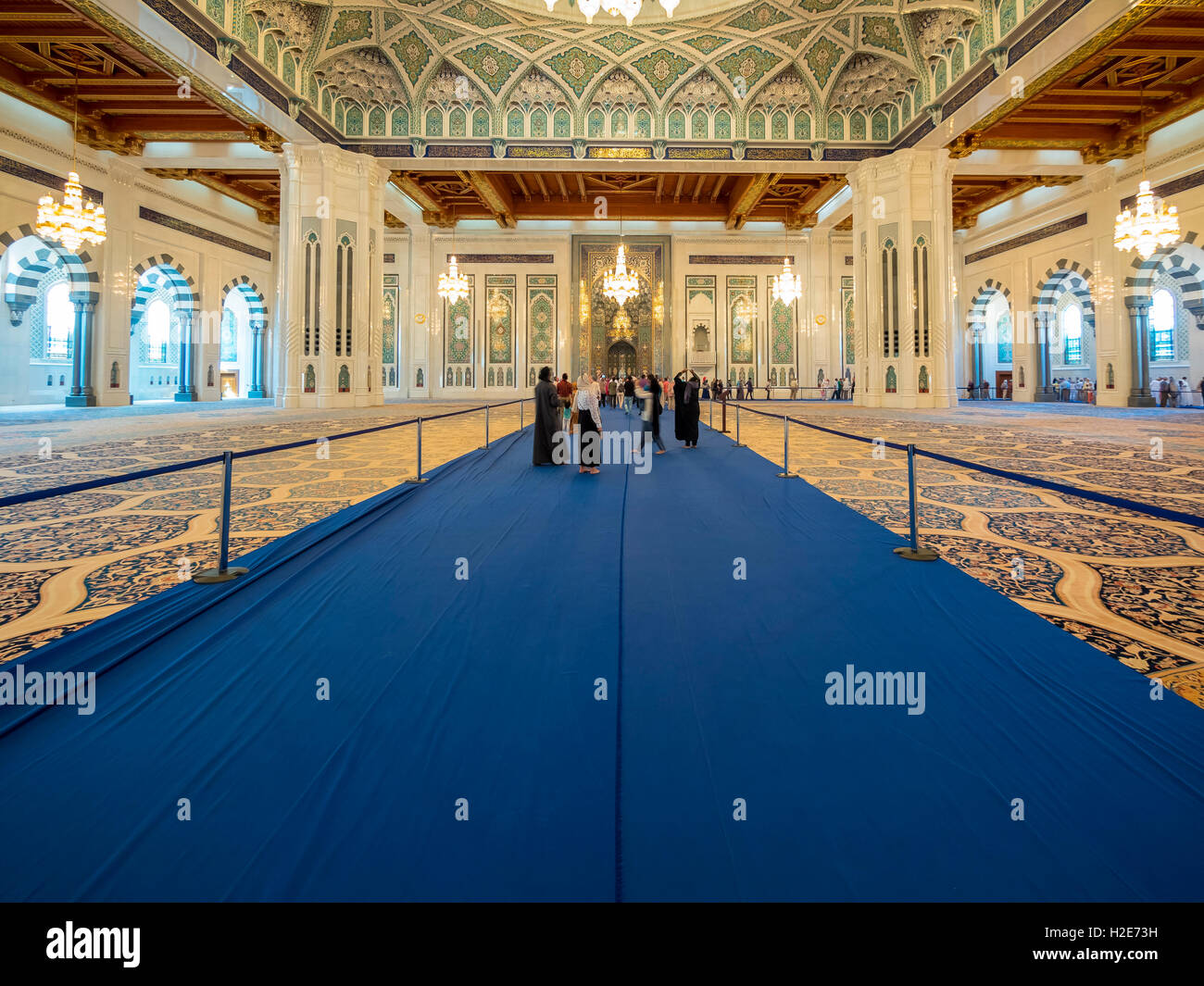Muscat oman mosque carpet hi-res stock photography and images - Alamy