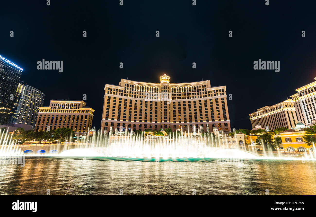 Fountains in front of Bellagio Hotel, luxury hotel, Las Vegas Strip ...
