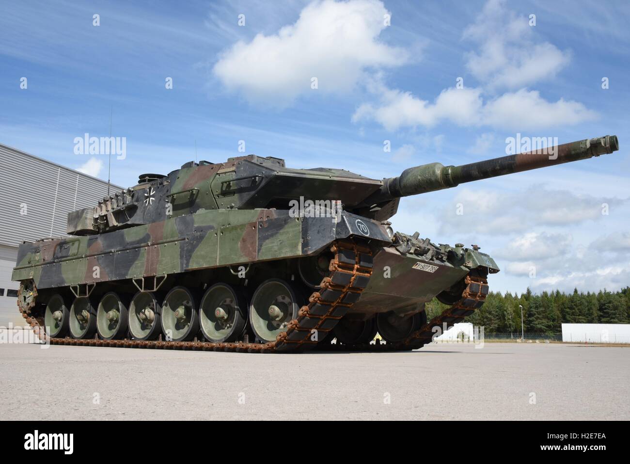 Leopard 2a5 main battle tank hi-res stock photography and images - Alamy