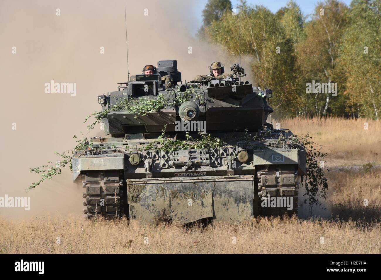 Leopard 2a5 main battle tank hi-res stock photography and images - Alamy