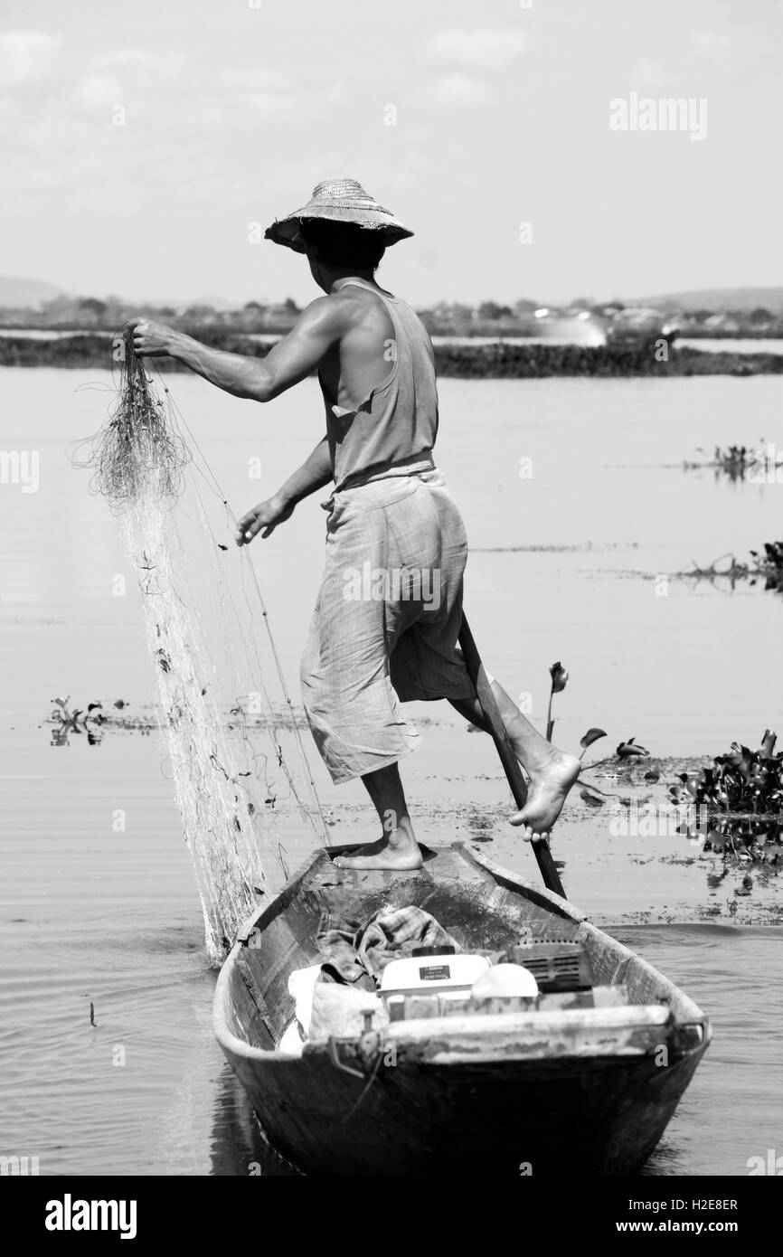 Traditional fishing technique at Inle Lake - Burma Stock Photo - Alamy