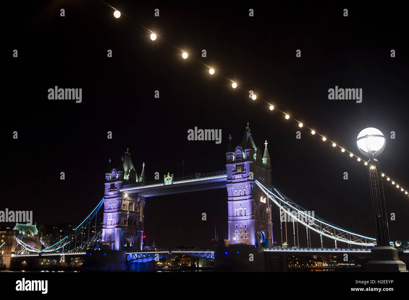 A general view of Tower Bridge, London Stock Photo - Alamy