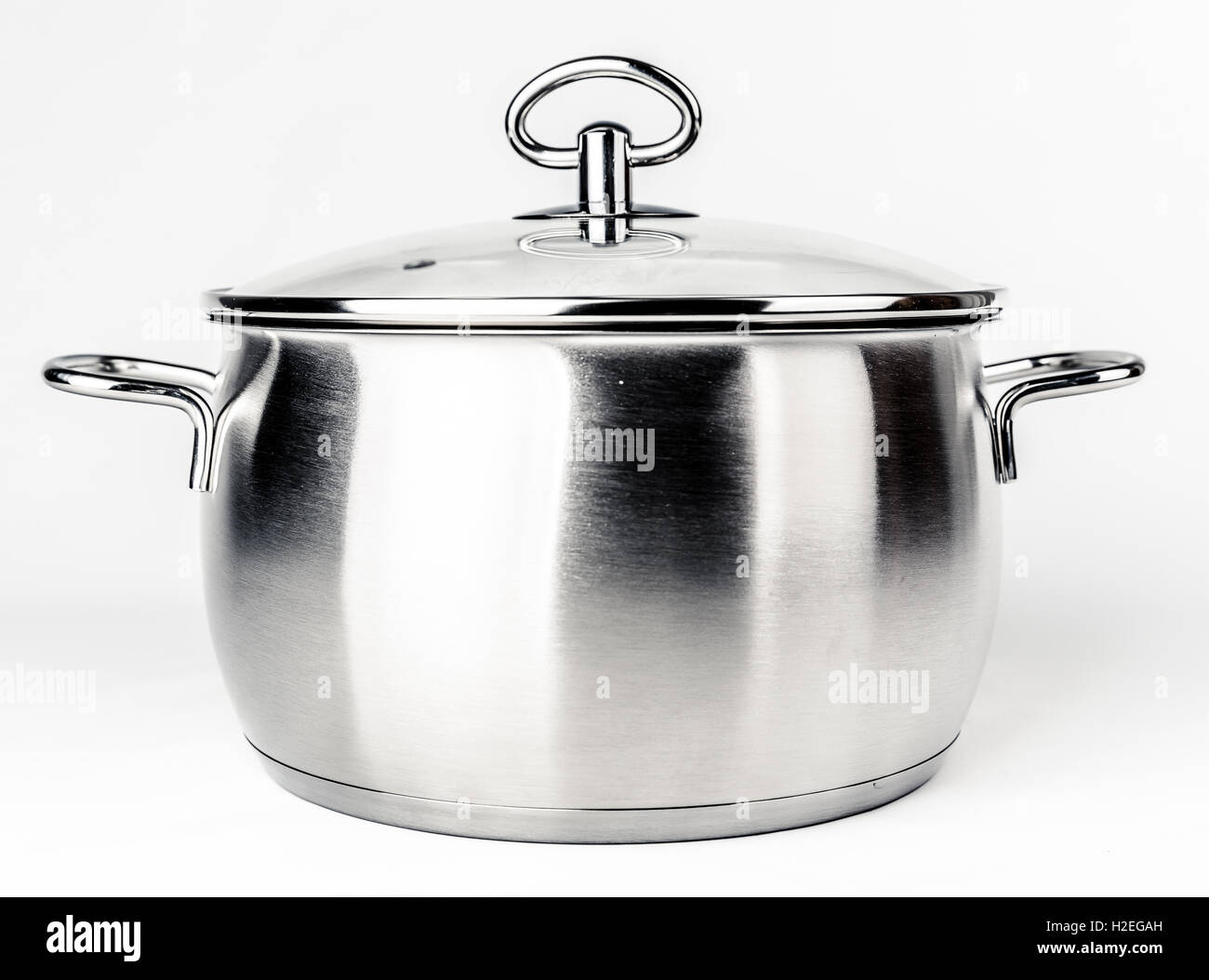 Metal stock pot glass hi-res stock photography and images - Alamy