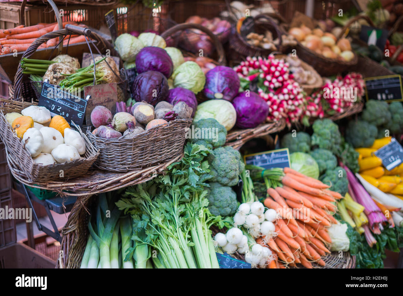 Food market, Beaune, Burgundy, France, Europe Stock Photo - Alamy