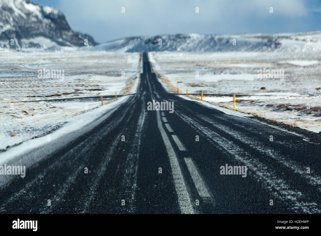 Slippery road hi-res stock photography and images - Alamy