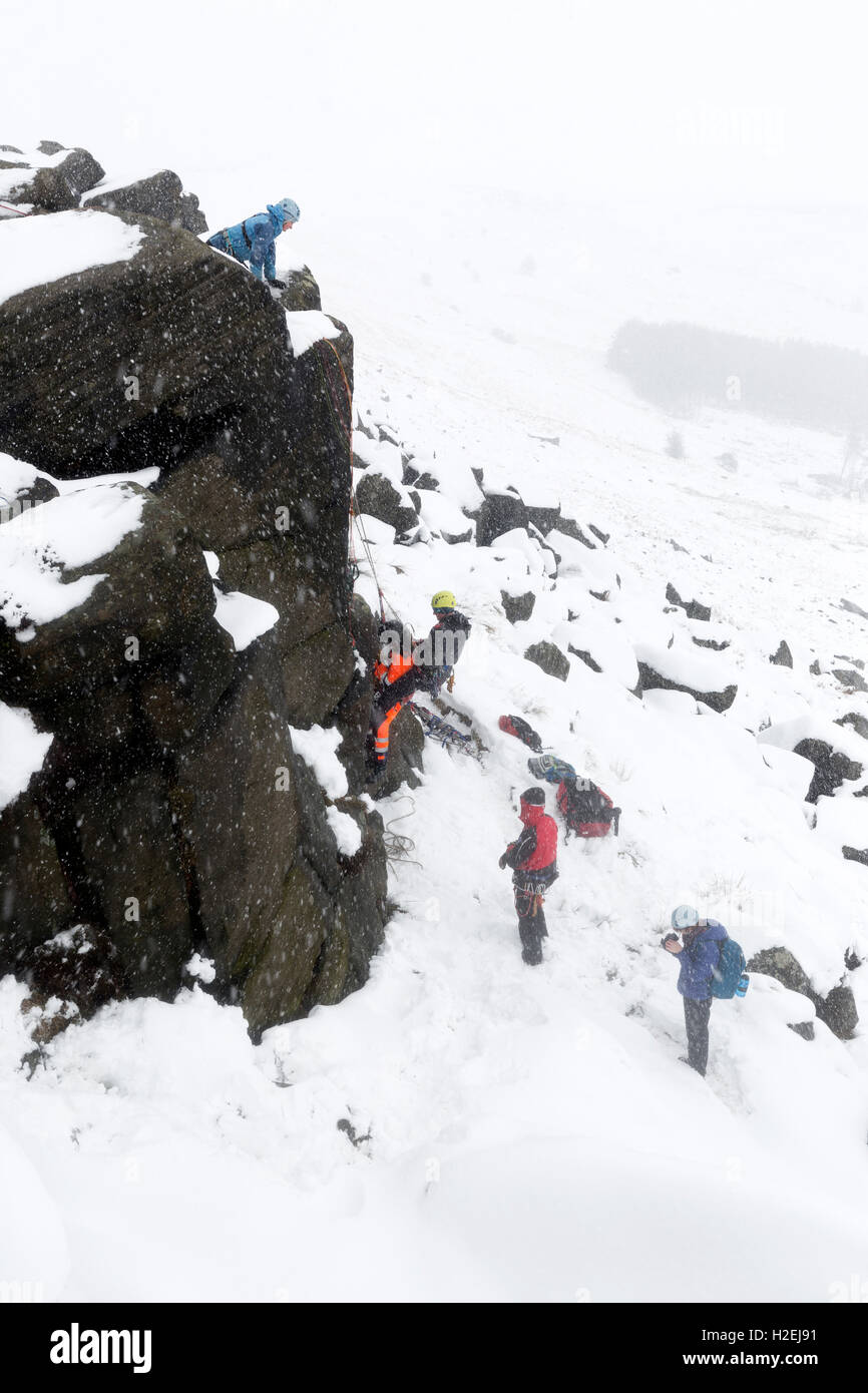 Mountain rescue team hi-res stock photography and images - Alamy