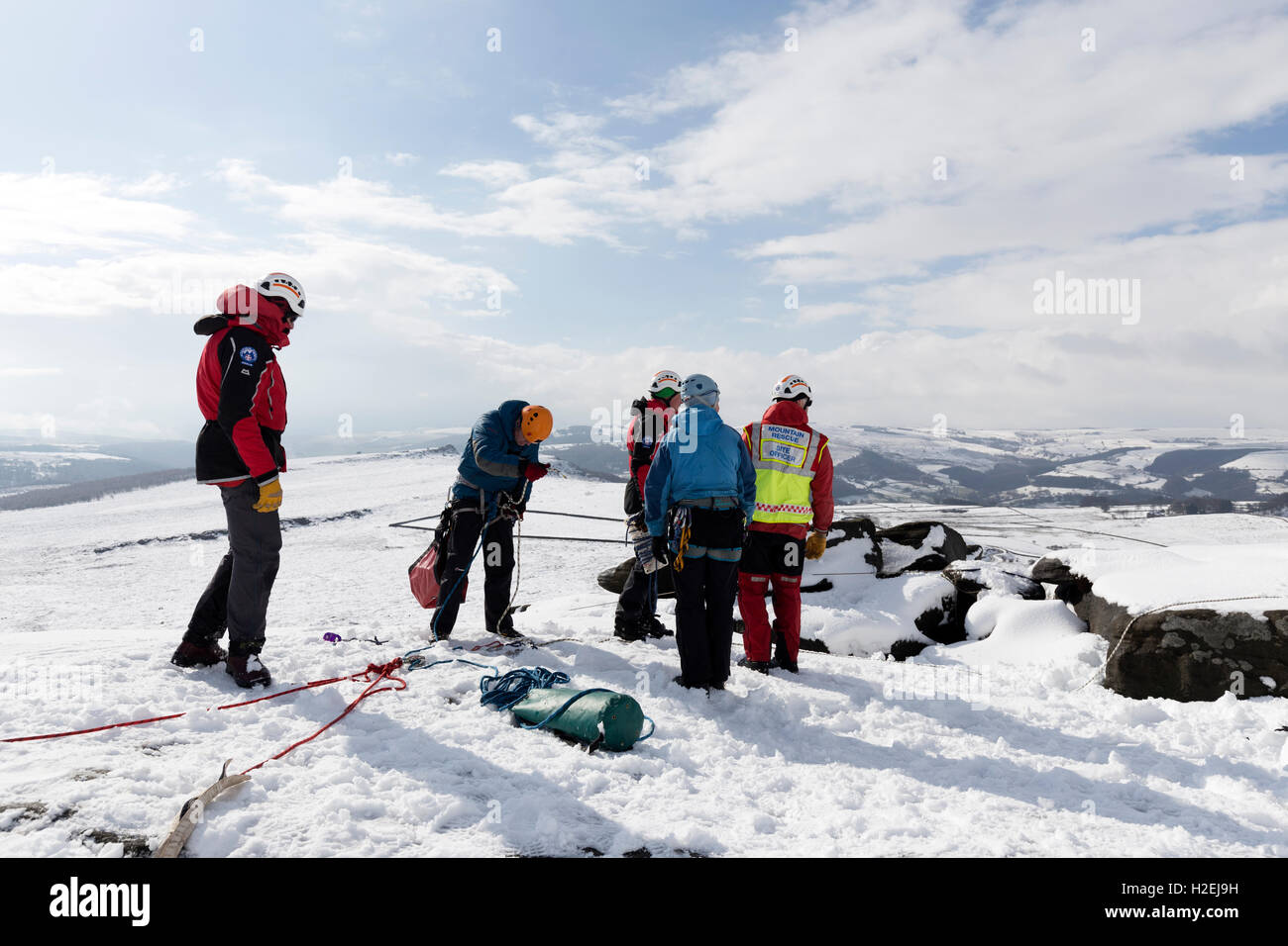 Mountain rescue team hi-res stock photography and images - Alamy