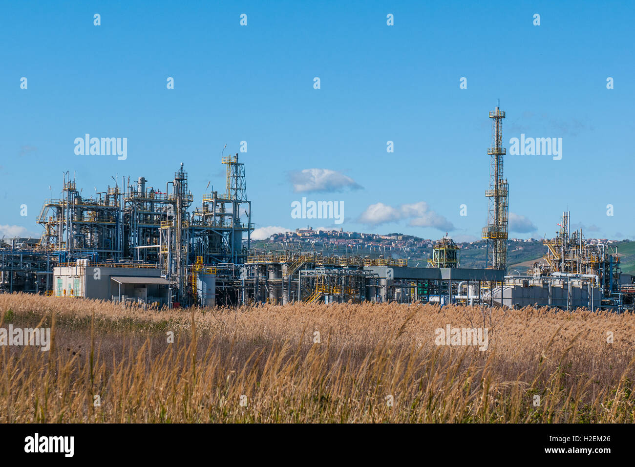 Oil platform italy hi-res stock photography and images - Alamy