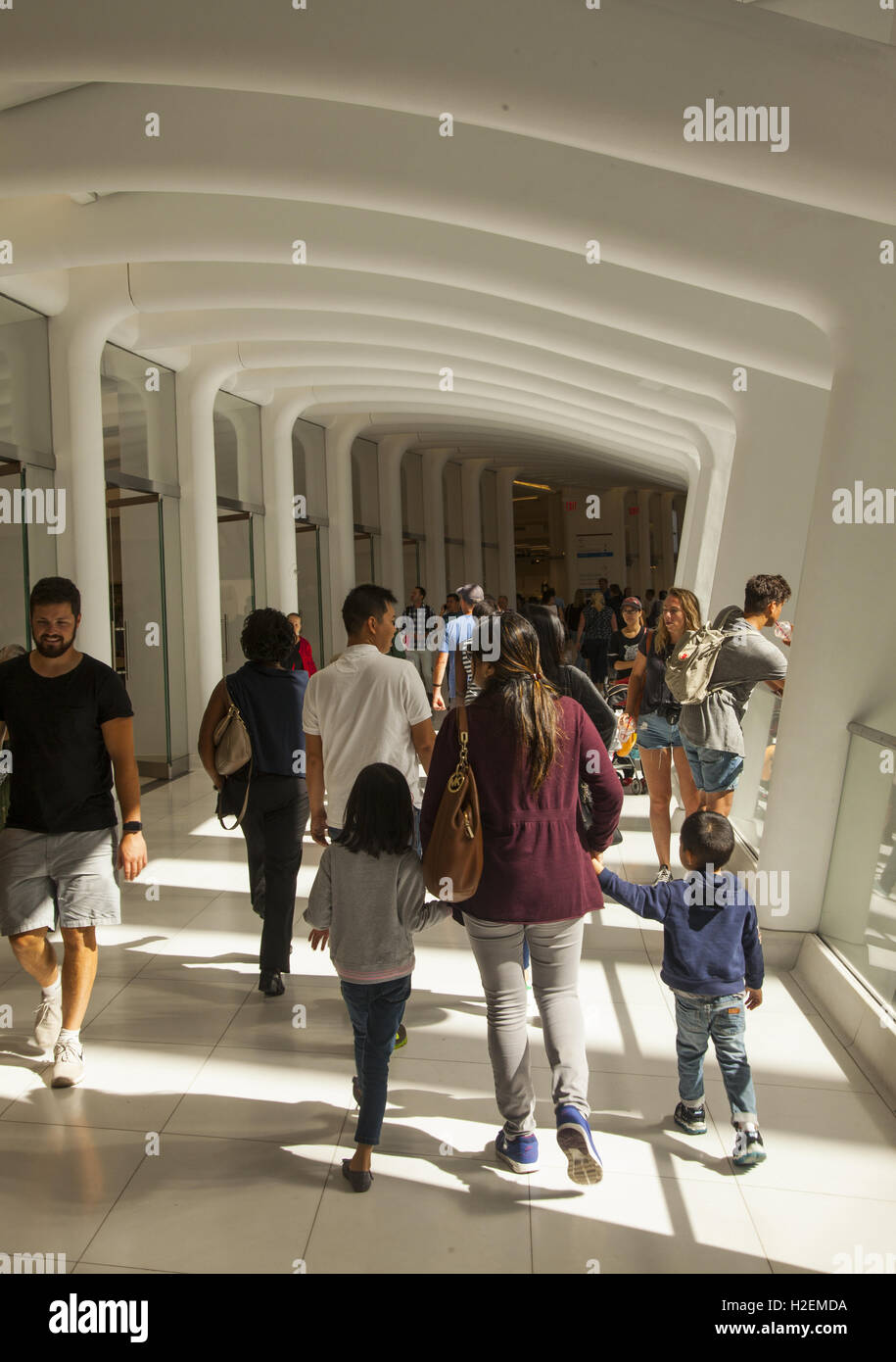 New york oculus shops hi-res stock photography and images - Alamy