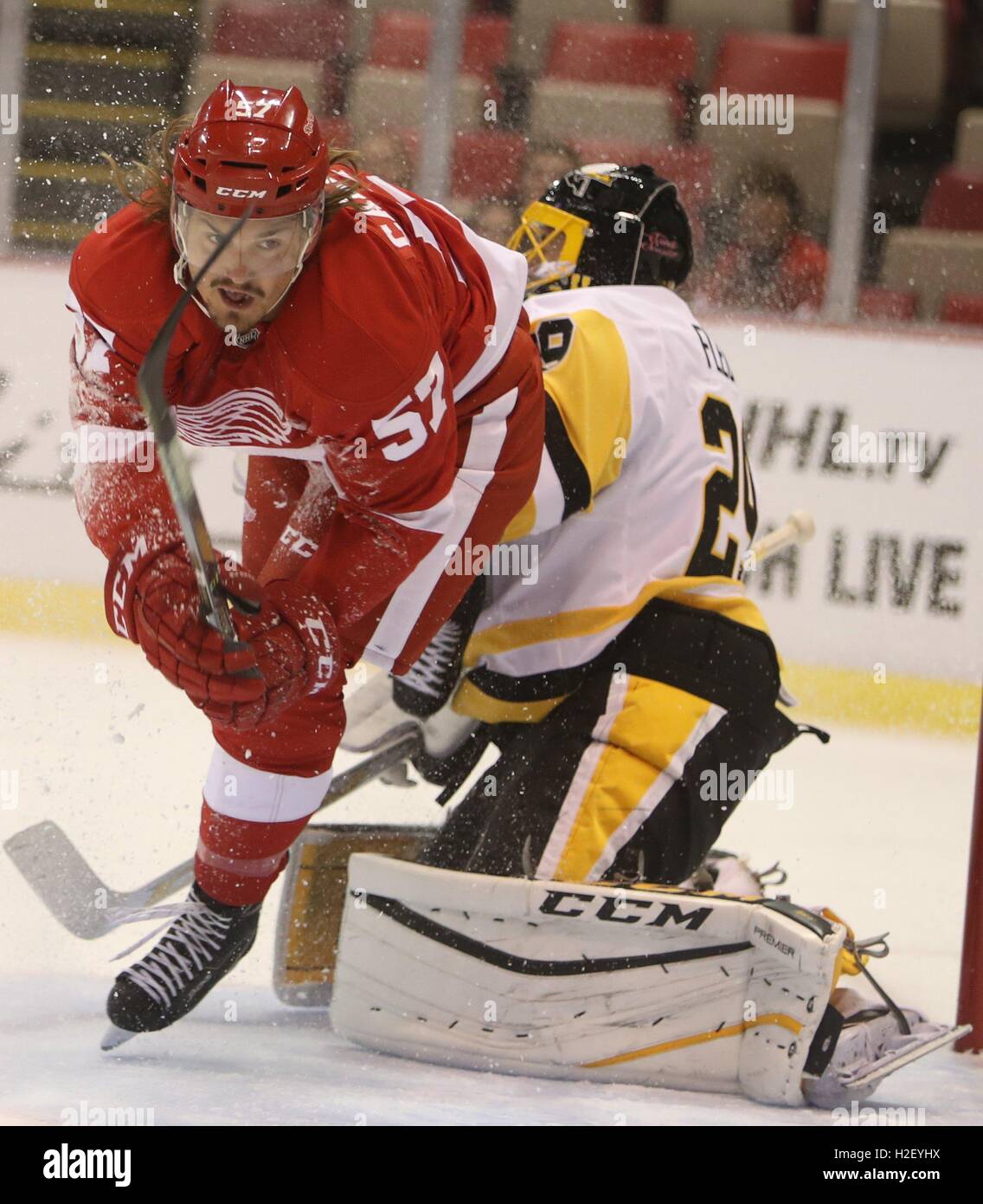 Michigan, USA. 27th Sep, 2016. Detroit Red Wings Mitch Callahan takes a ...