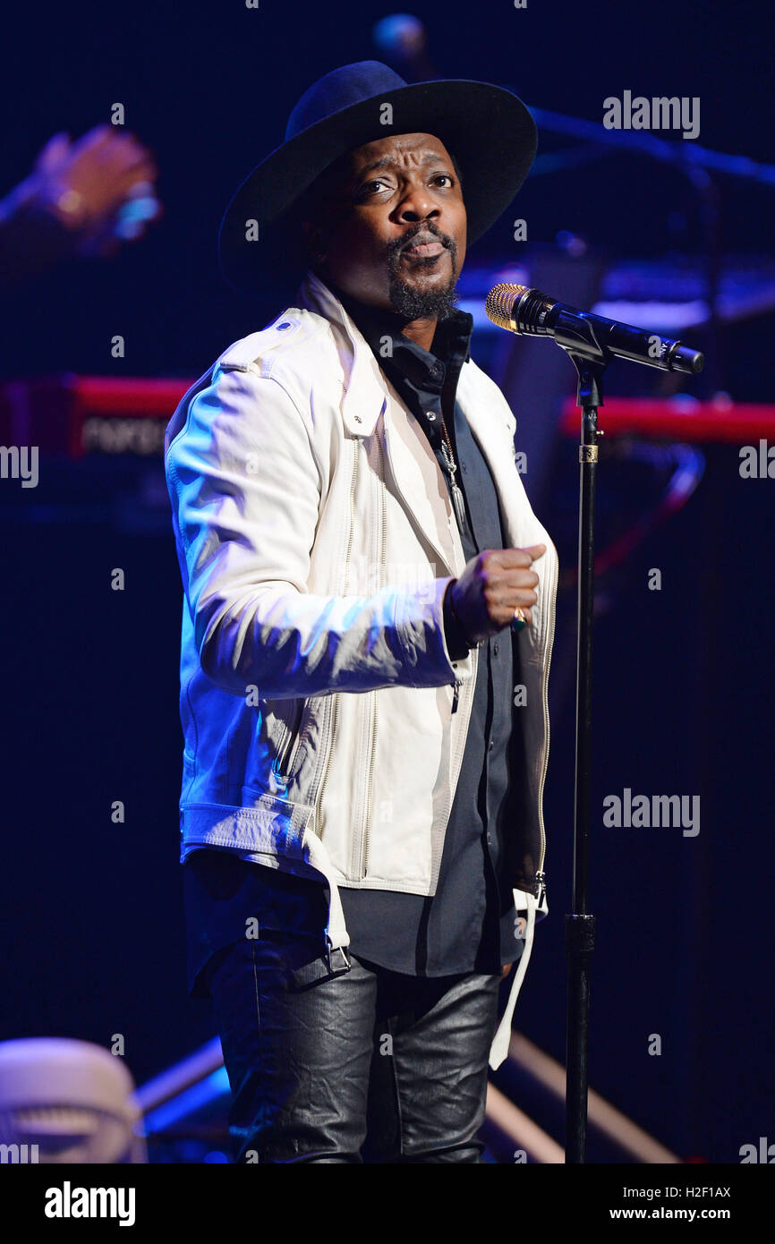 Fort Lauderdale, FL, USA. 27th Oct, 2016. Anthony Hamilton in concert ...