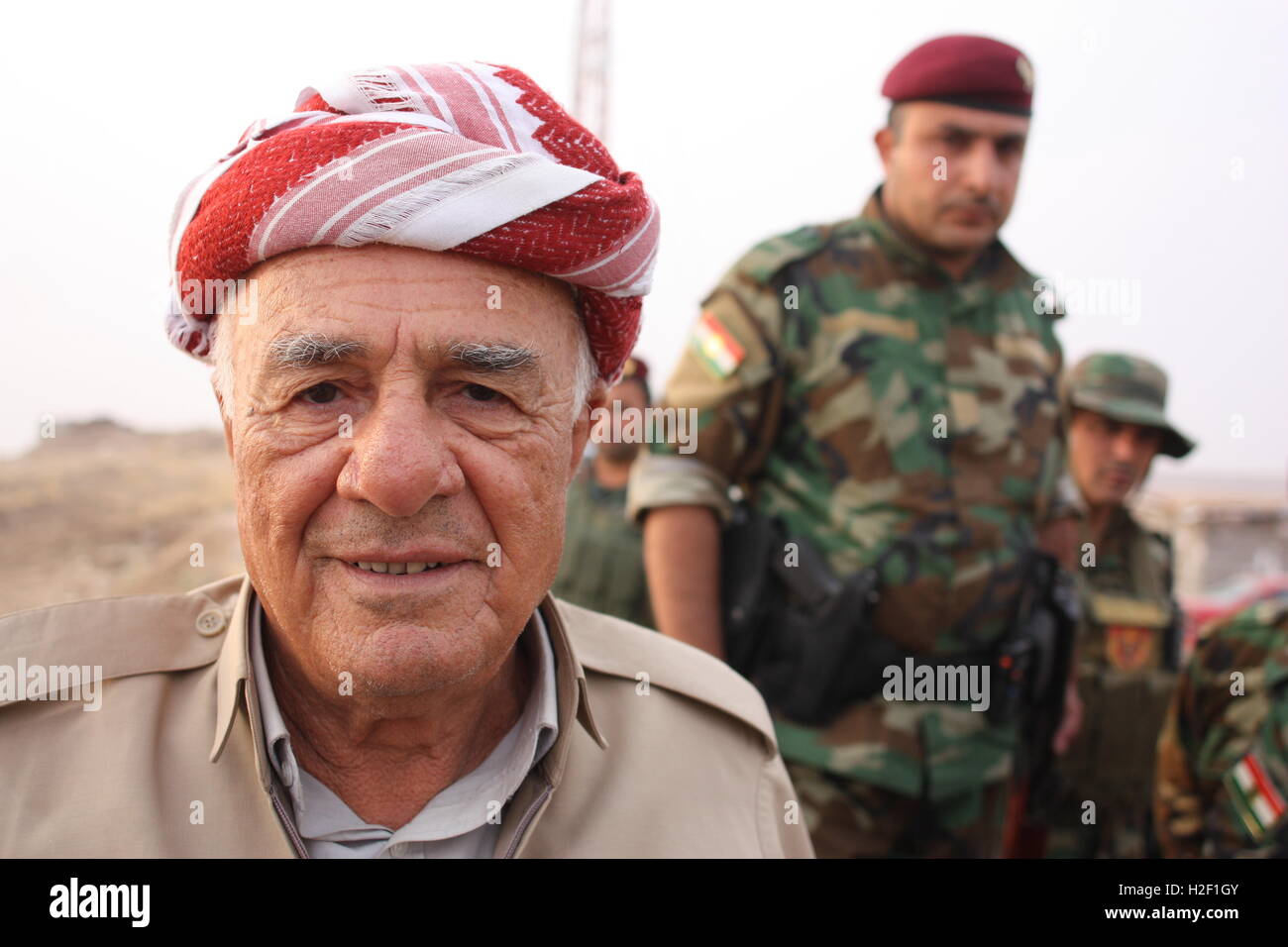 Bashiqa, Iraq. 25th Oct, 2016. Sheikh Abdul Muhaimin Barsani visits a ...