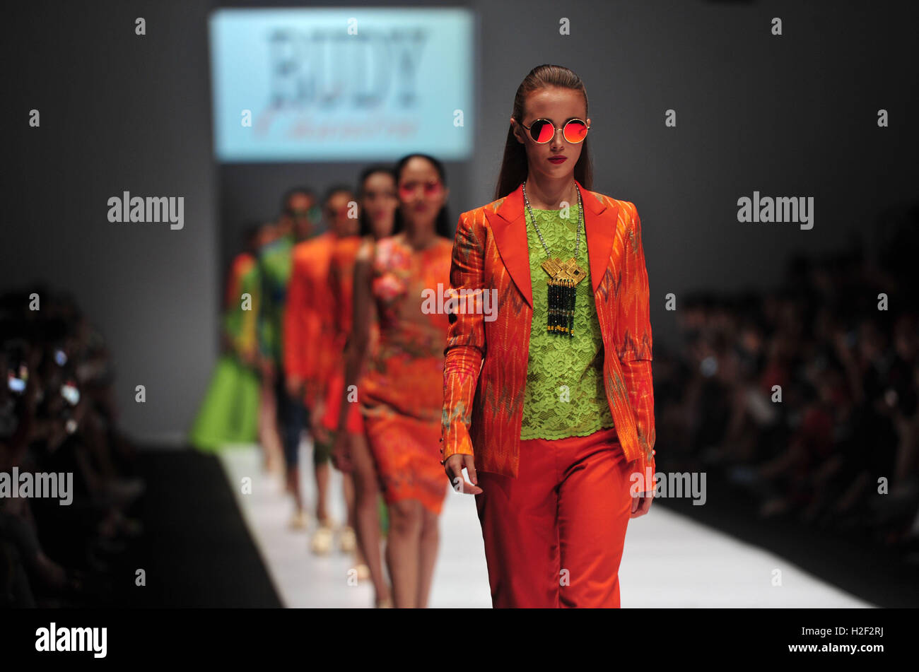 Jakarta, Indonesia. 28th Oct, 2016. Models present creations by ...
