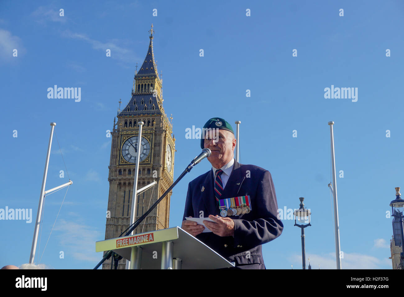 Major general jeremy moore hi-res stock photography and images - Alamy