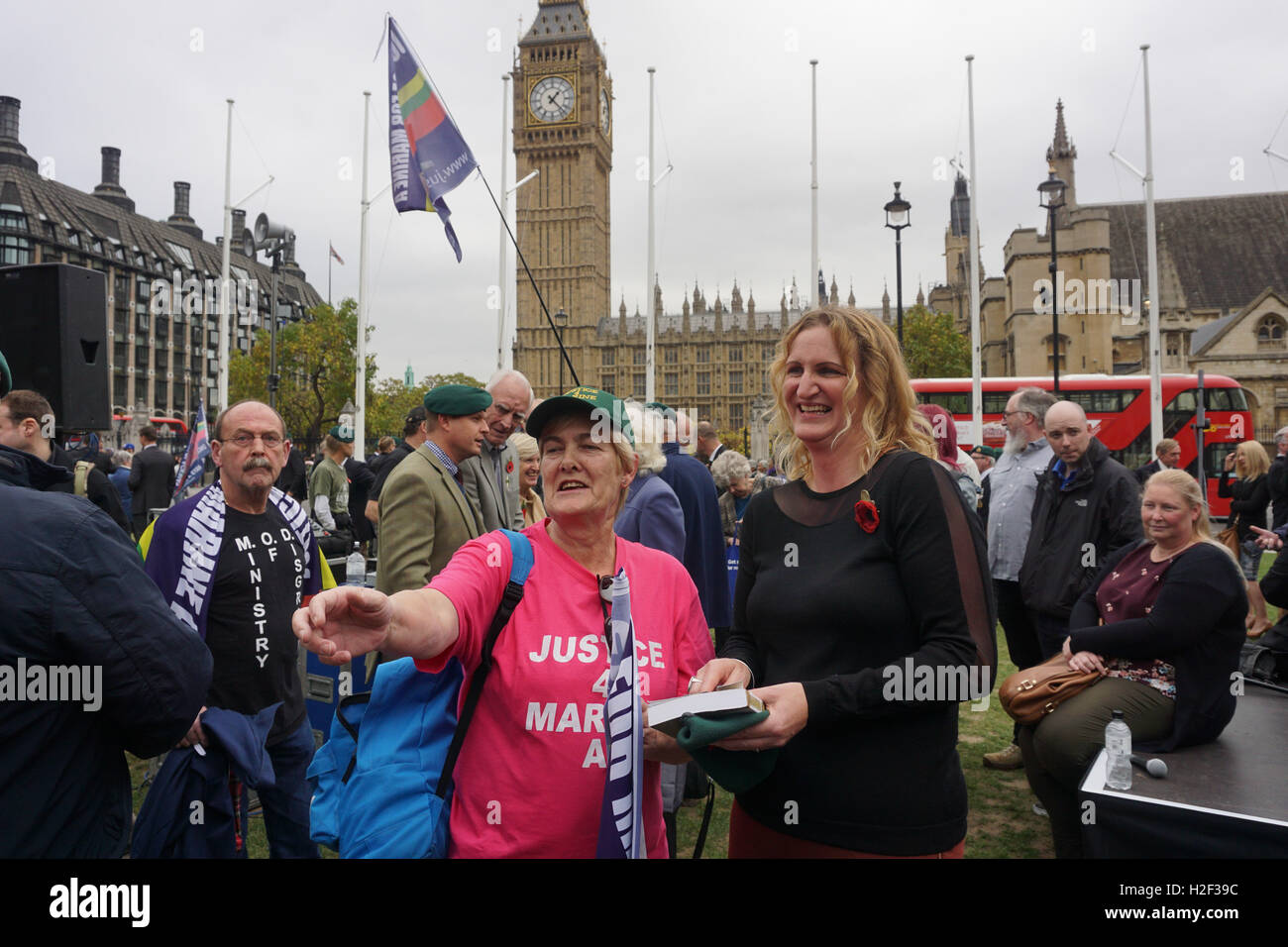 Major general jeremy moore hi-res stock photography and images - Alamy