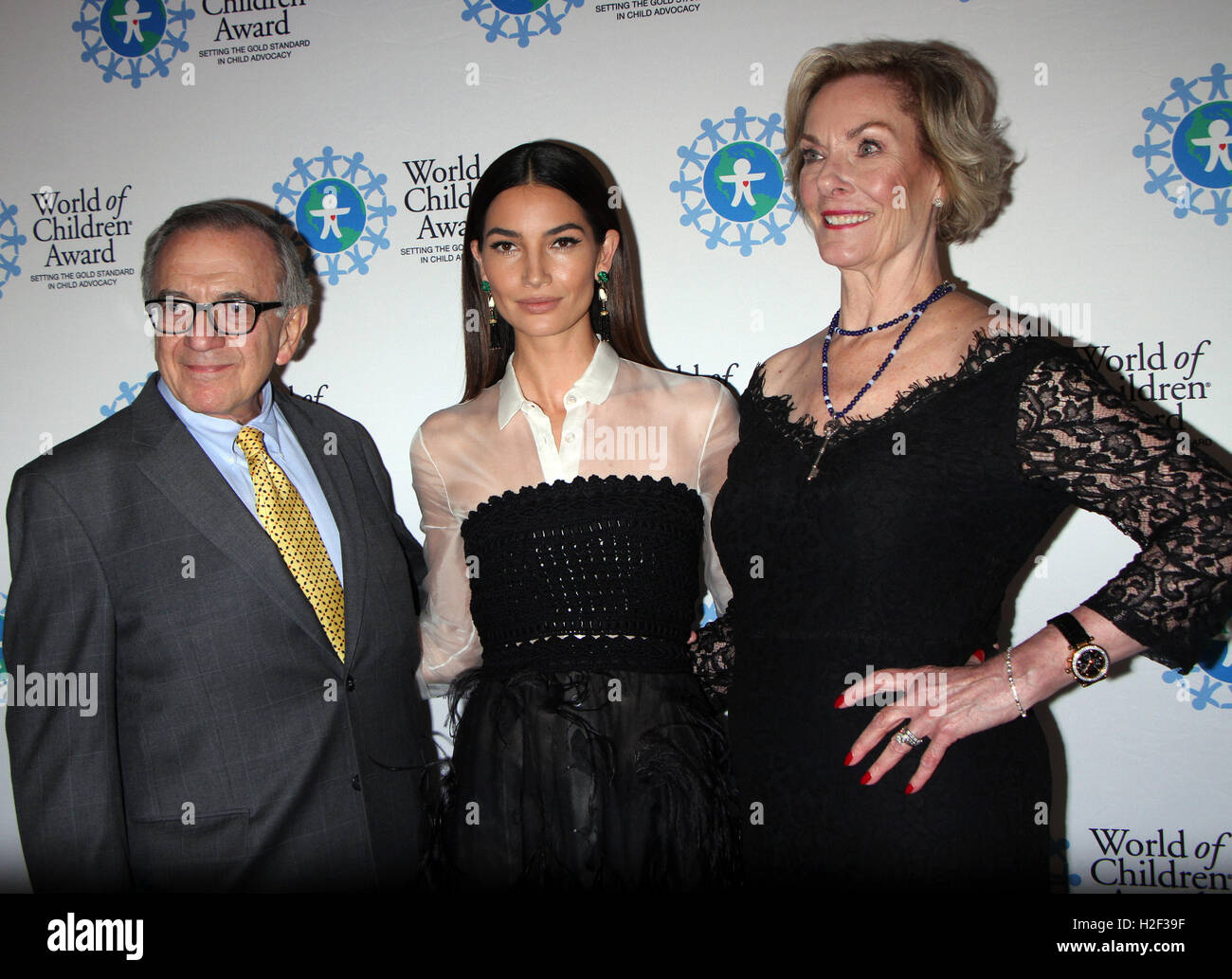 New York, USA. 27th October, 2016. Harry Leibowitz, Lily Aldridge, Kay ...