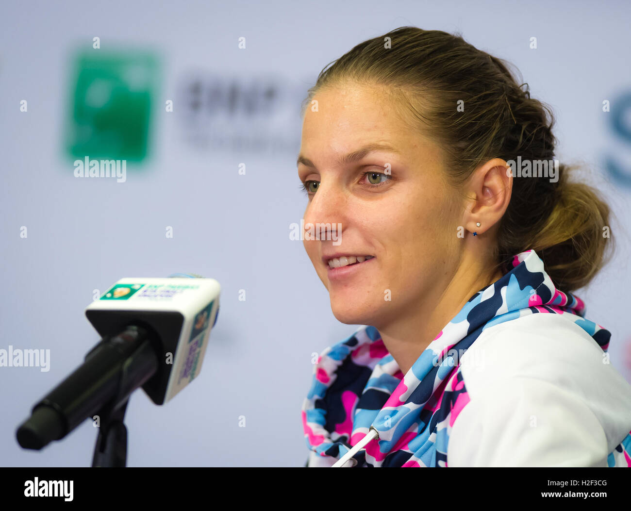 Singapore, Singapore. 28 October, 2016. Karolina Pliskova talks to the ... Singapore, Singapore. 28 October, 2016. Karolina Pliskova talks to the ...