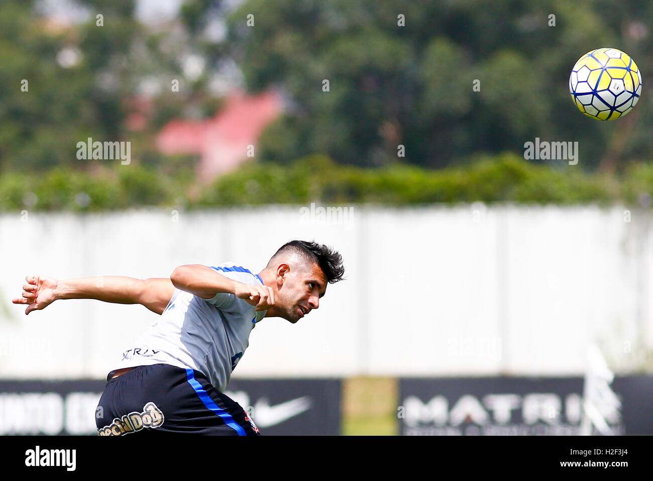 SÃO PAULO, SP - 28.10.2016: TREINO DO CORINTHIANS - William during the ...