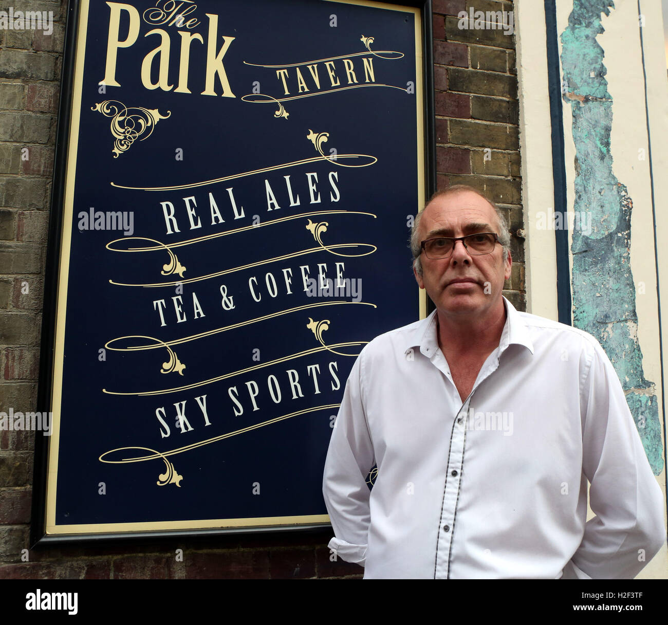 Portsmouth, Hampshire. 28th October 2016 Pictured Landlord Andy Lilly ...