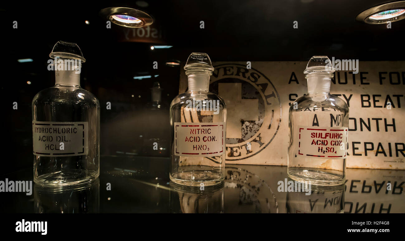 Disposal cell hi-res stock photography and images - Alamy