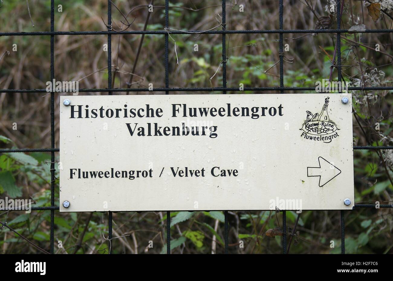 Tourist Information sign showing the direction of the Historic Velvet ...