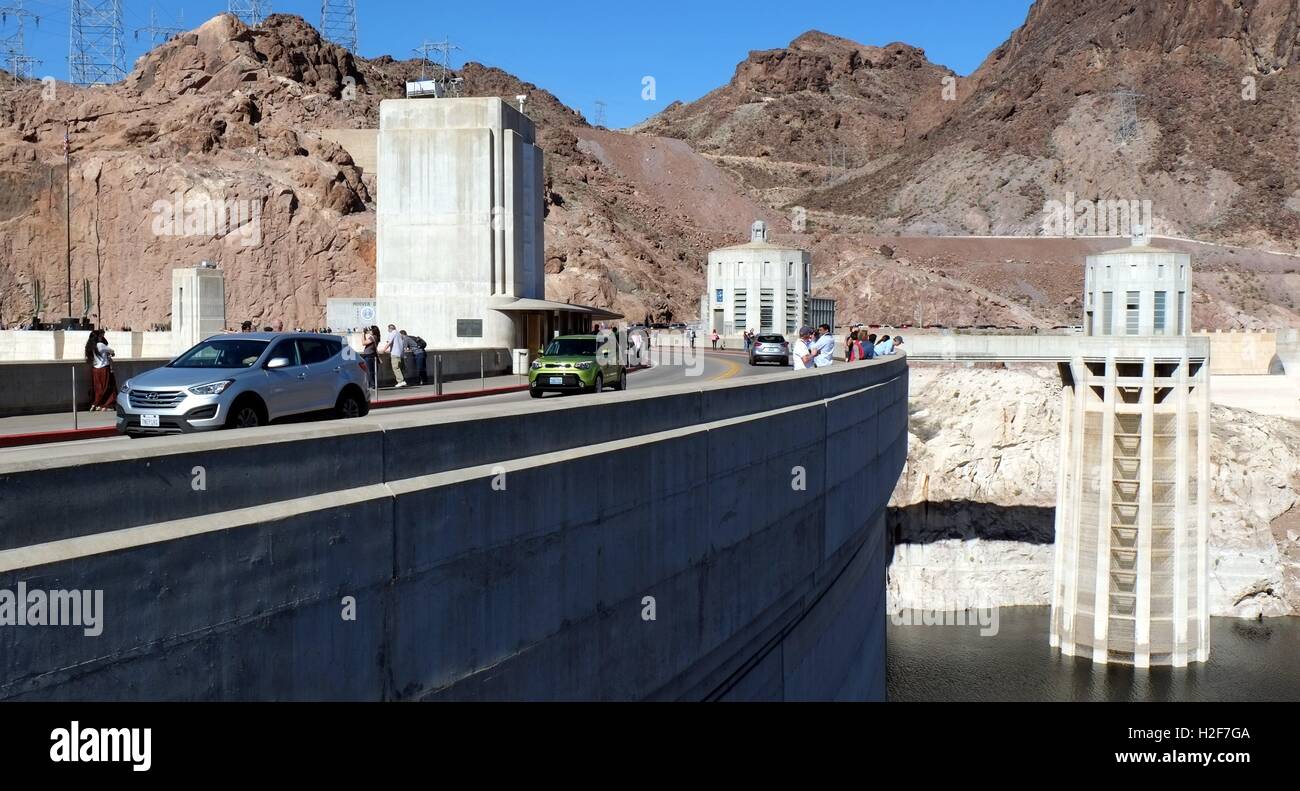 Hoover dam construction workers hi-res stock photography and images - Alamy