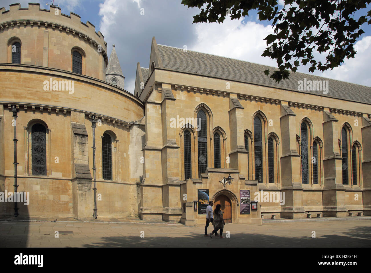 temple church at the middle and inner temple london Stock Photo - Alamy