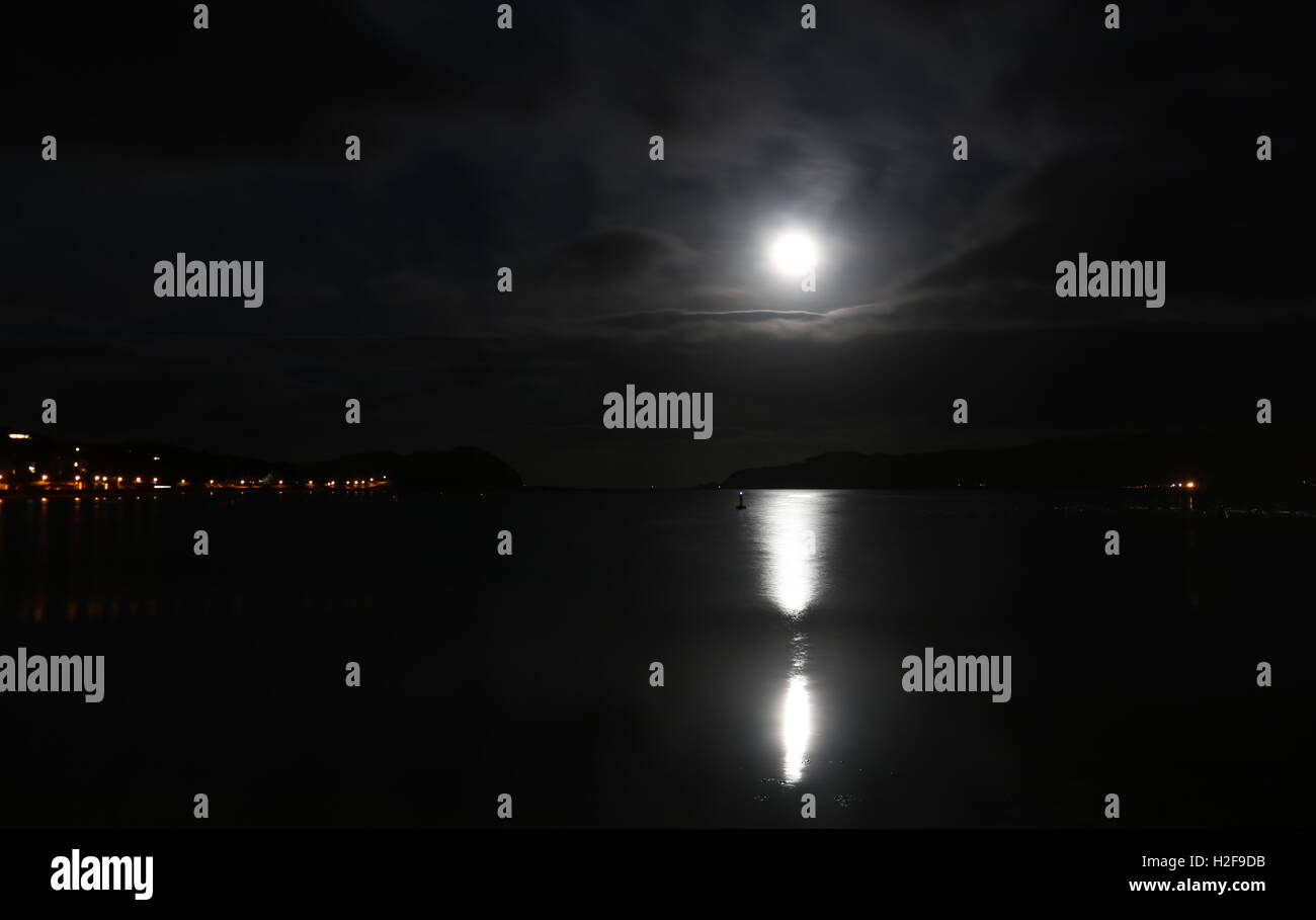 Scottish full moon hi-res stock photography and images - Alamy