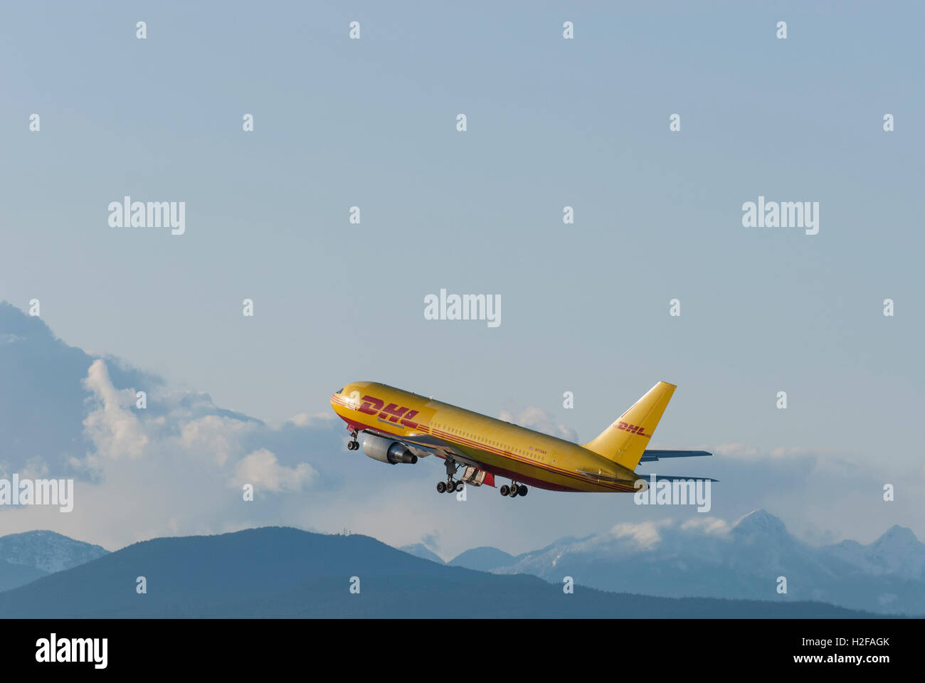 DHL N773AX Boeing 767-281 after takeoff Stock Photo - Alamy