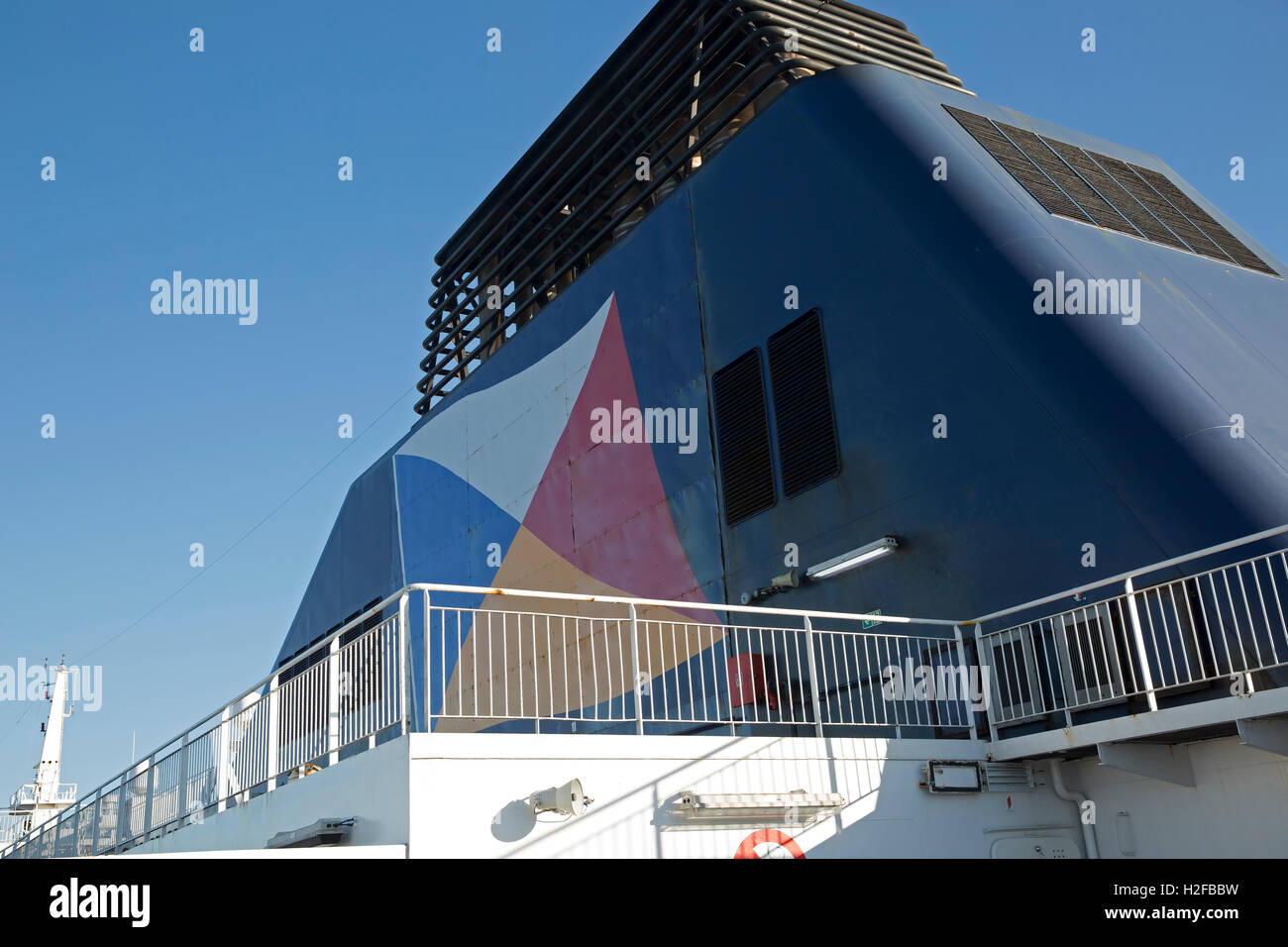 P&o ferries logo hi-res stock photography and images - Alamy