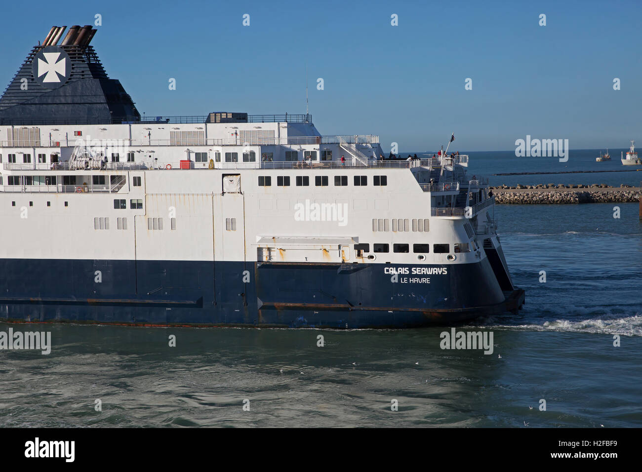 Calais Seaways ferry DFDS ship arriving the port of Calais in France ...