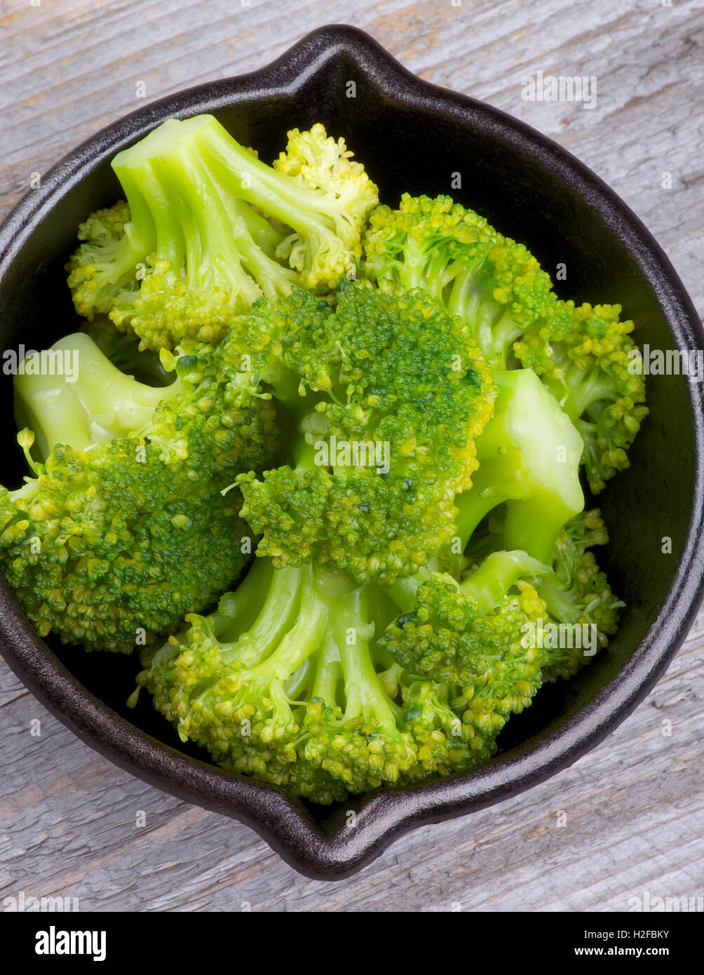 Crunchy Boiled Broccoli Stock Photo - Alamy