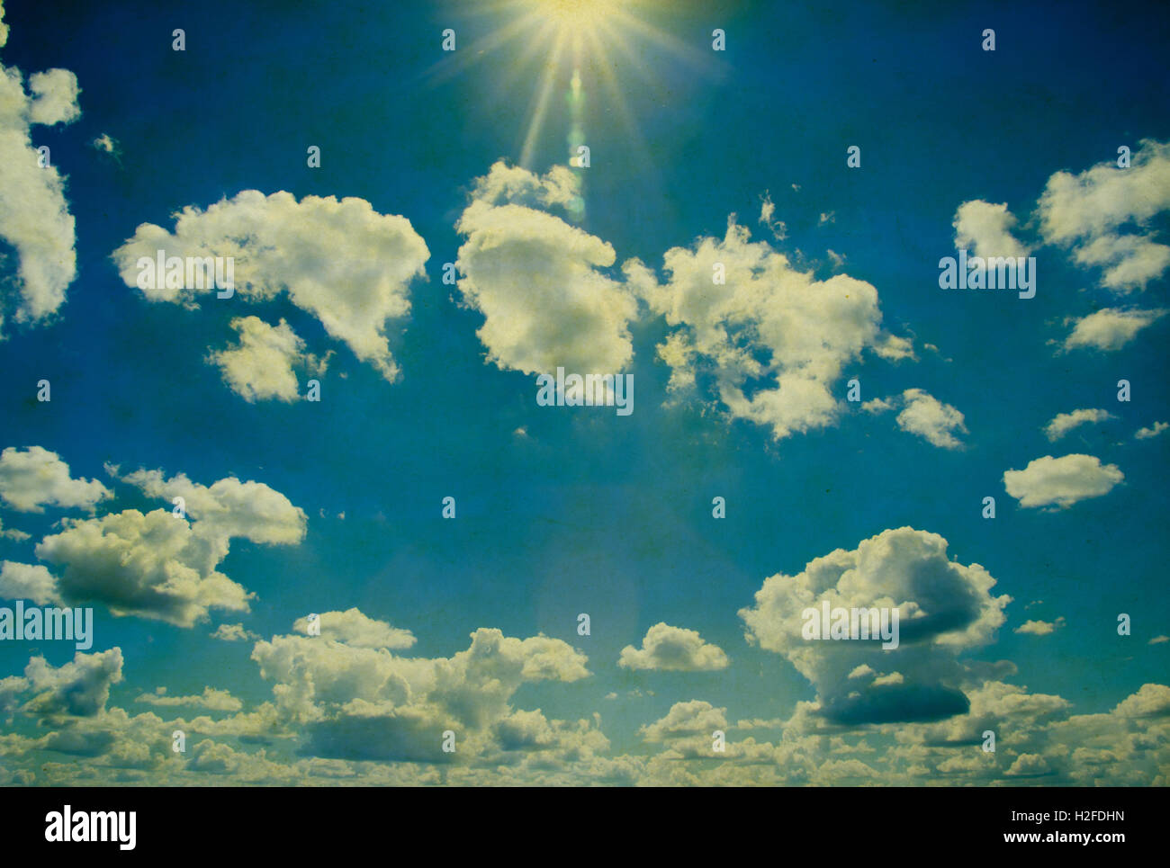 Retro sky hi-res stock photography and images - Alamy