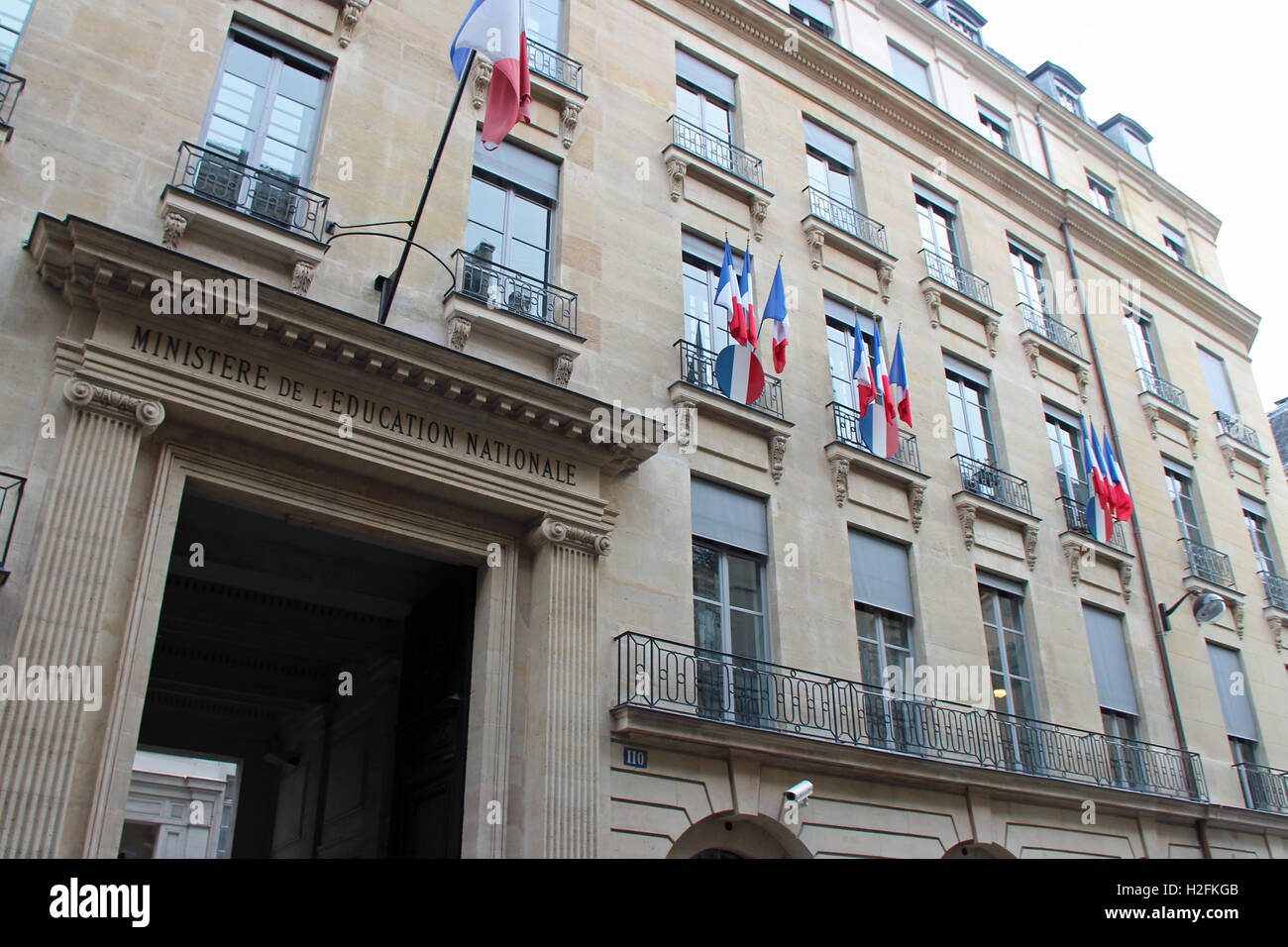 The facade of the French Ministry of Education in Paris (France Stock ...