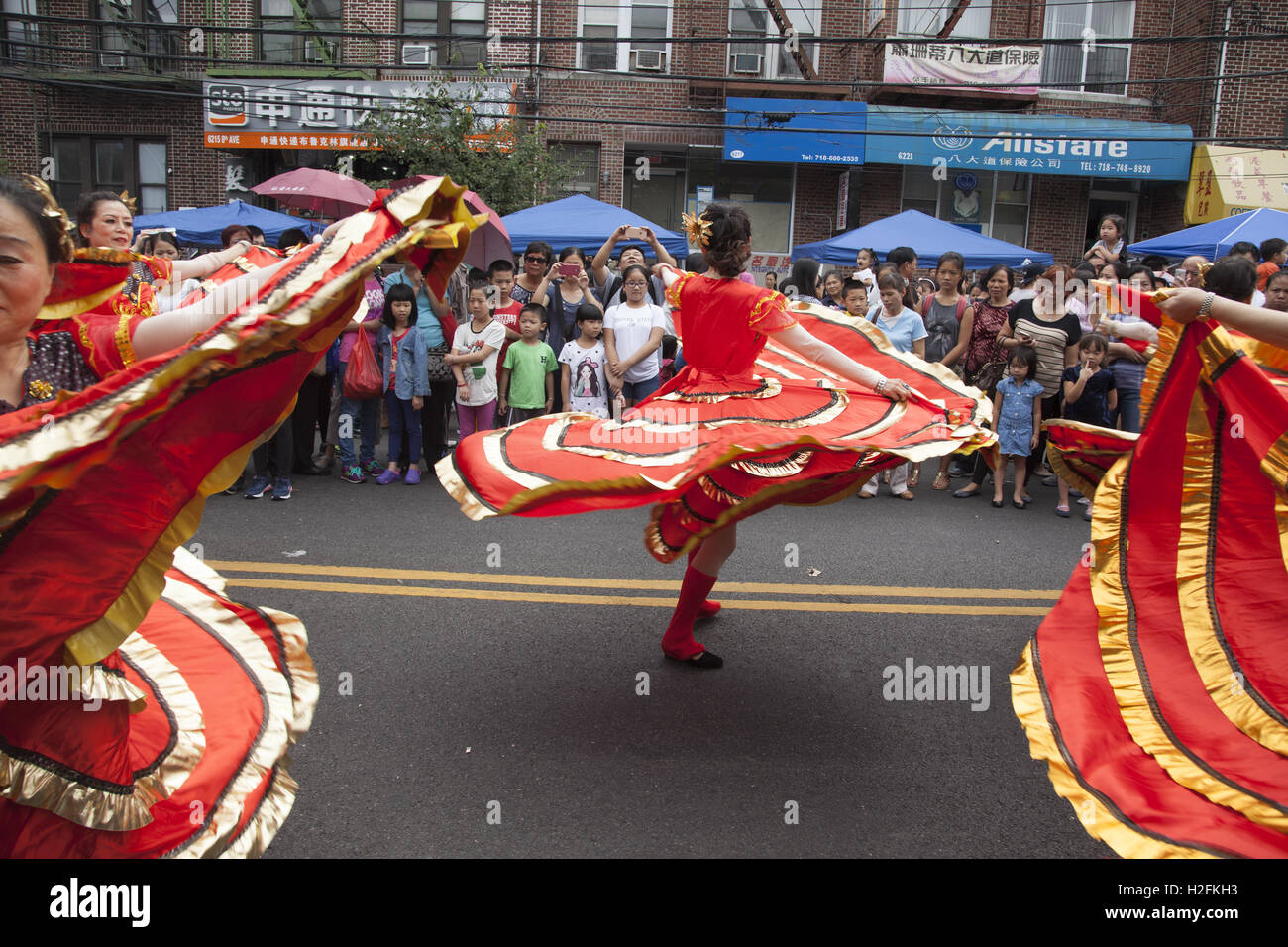 Autumn Moon Festival and Lantern Parade on 8th Avenue in the Chinatown ...