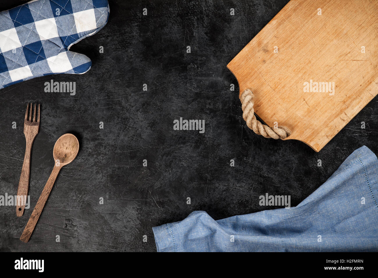 Old wooden cutting board Stock Photo - Alamy