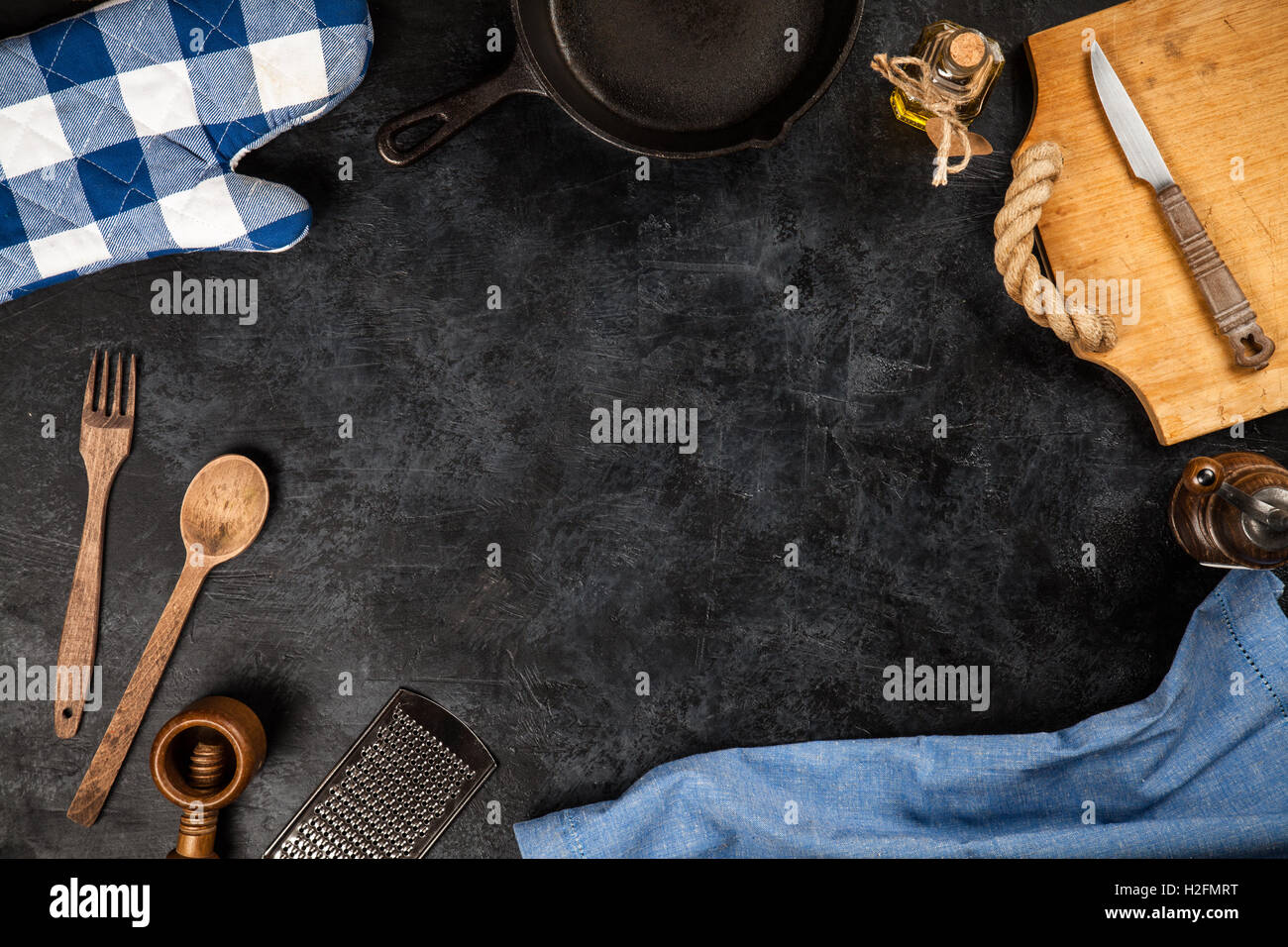 Old wooden cutting board Stock Photo - Alamy