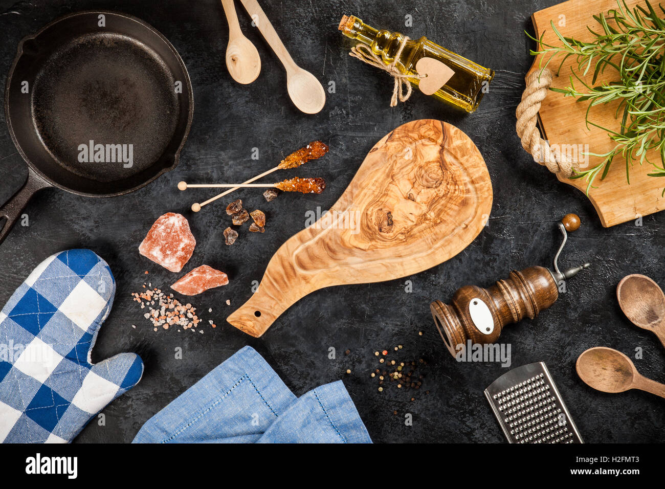 Old wooden cutting board Stock Photo - Alamy