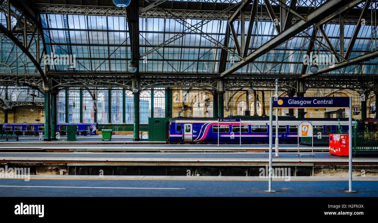 Glasgow Central Station - the major mainline rail terminus in Glasgow ...