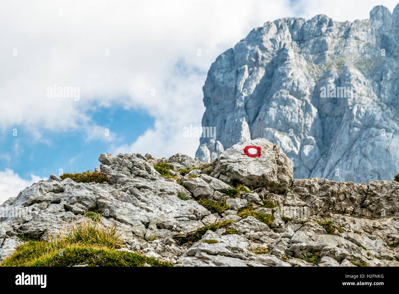 Trails marker hi-res stock photography and images - Alamy