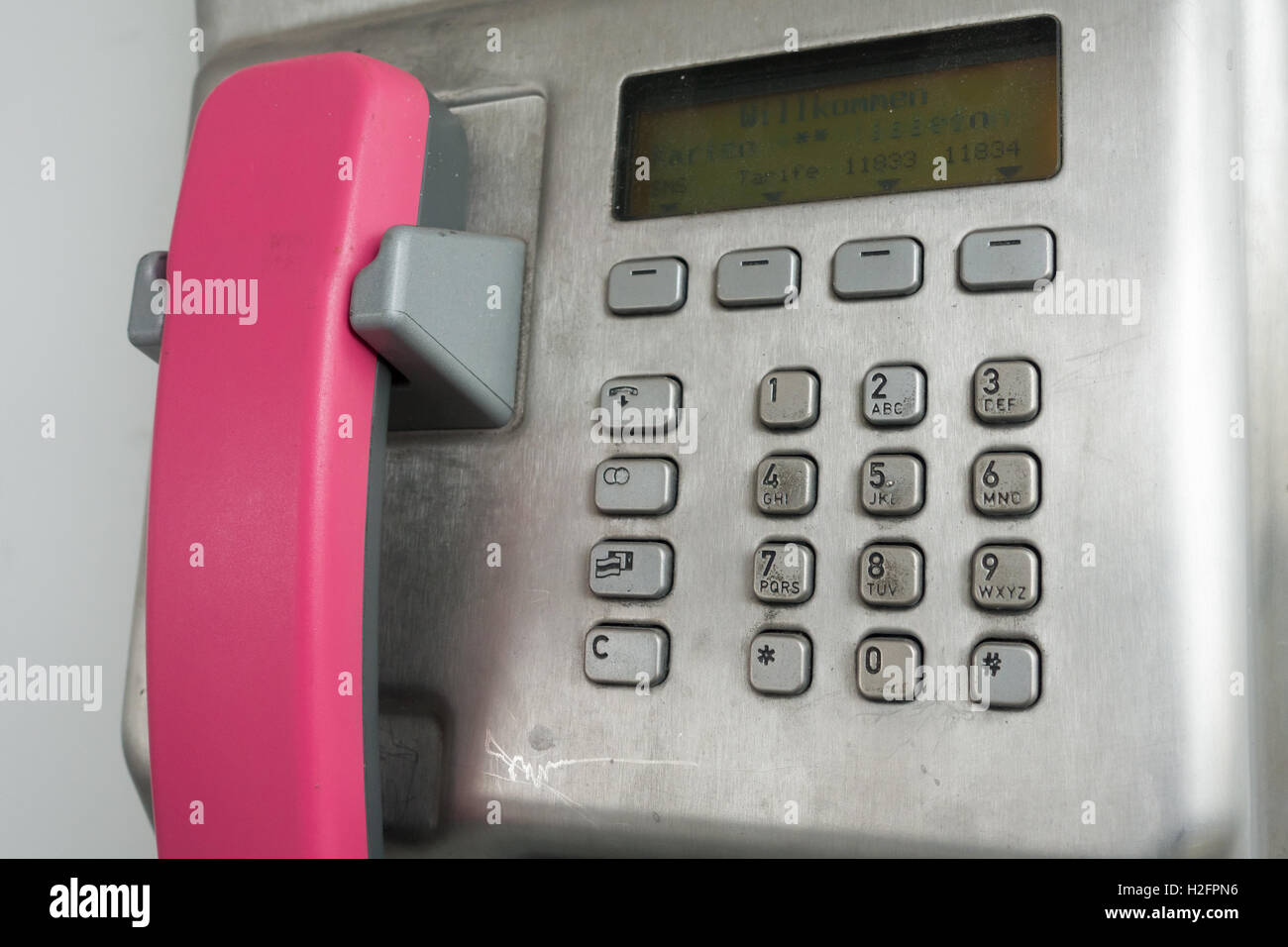 Push button pay phone hi-res stock photography and images - Alamy