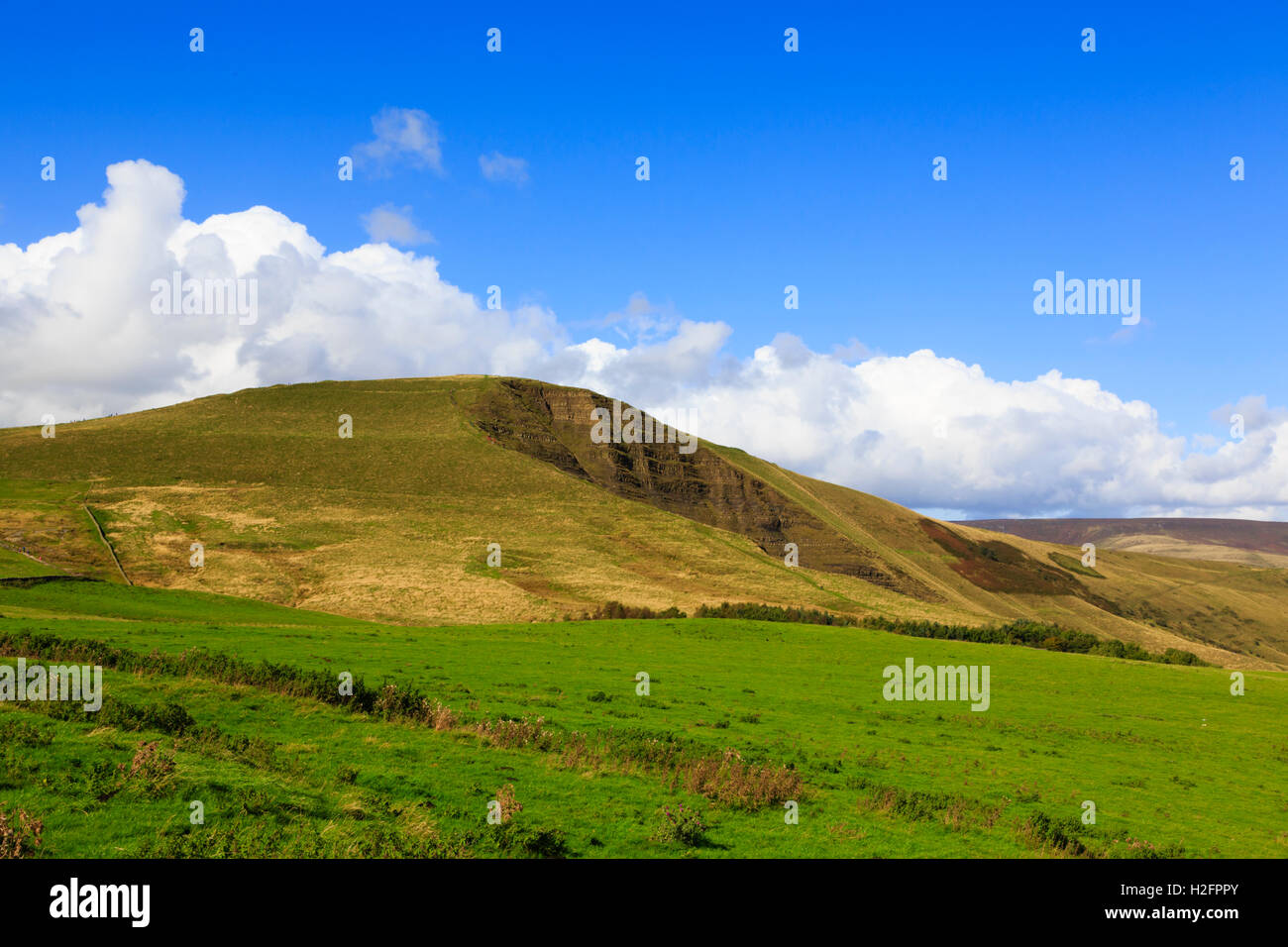 Mam Tor from Winnats Pass, High Peak, Peak District National Paek ...