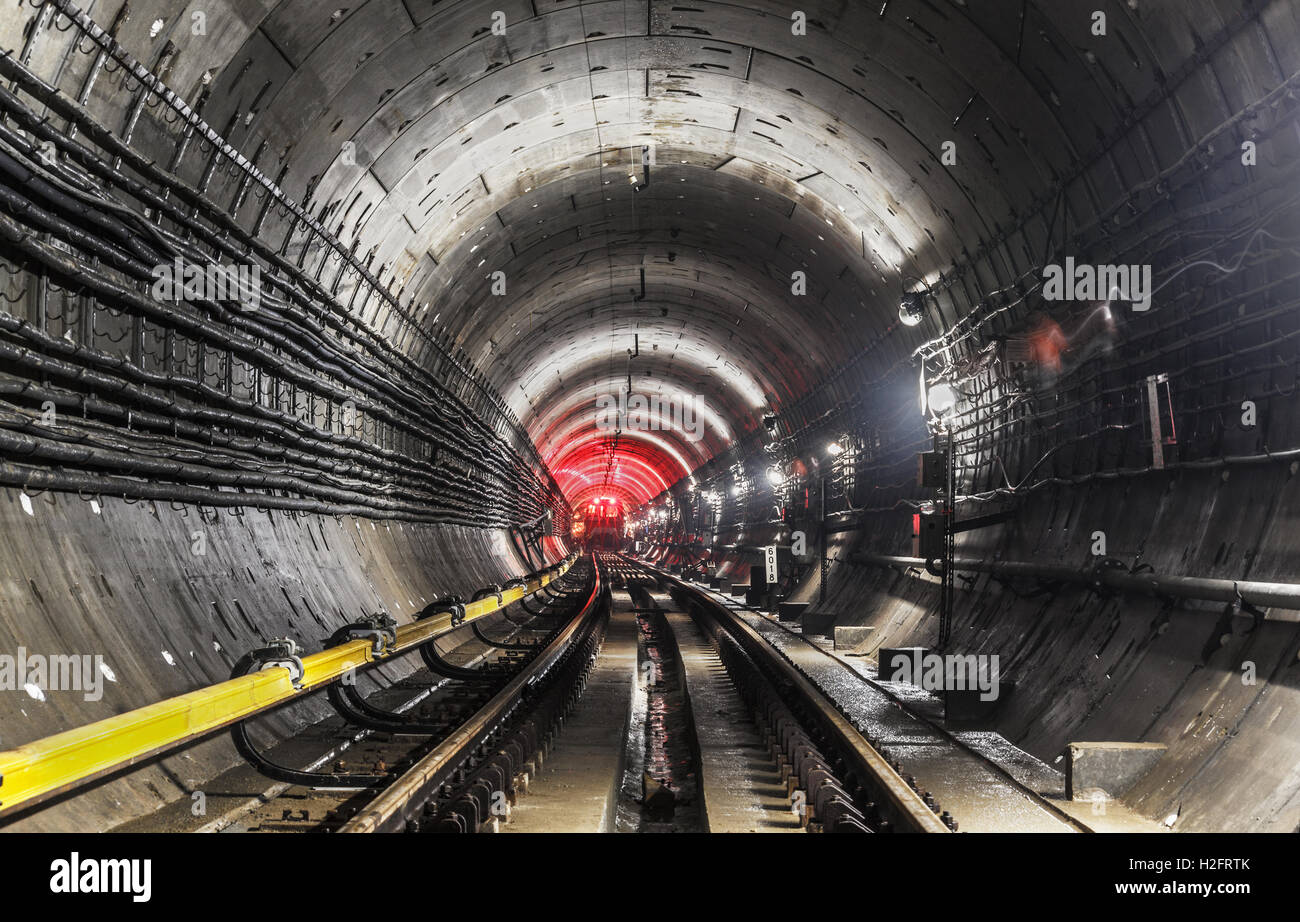 Red train signal hi-res stock photography and images - Alamy