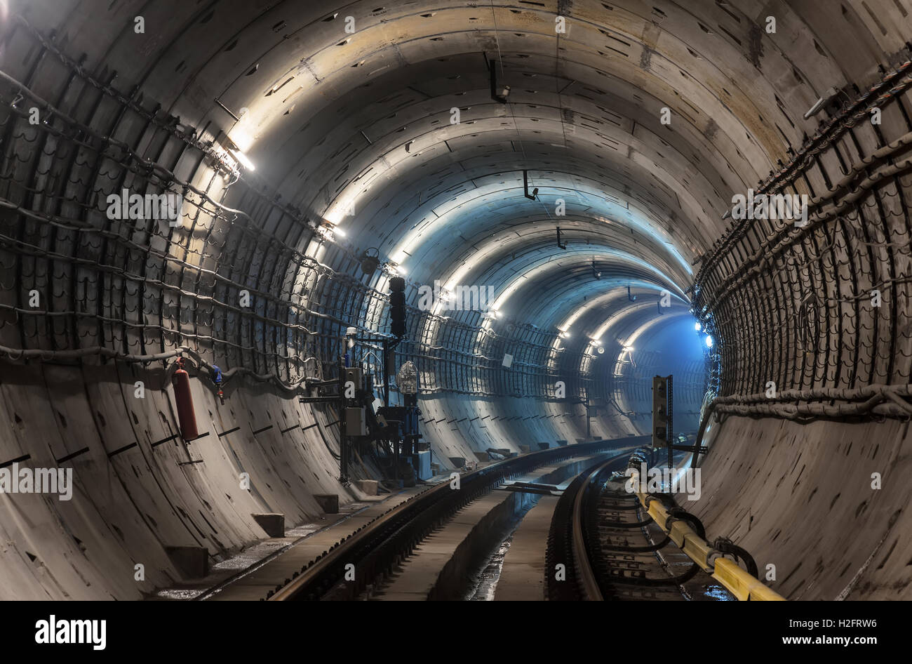 Moscow subway tunnel lighting hi-res stock photography and images - Alamy